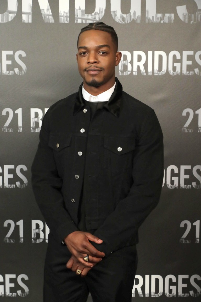 21 Bridges CHADWICK BOSEMAN World Premiere ...